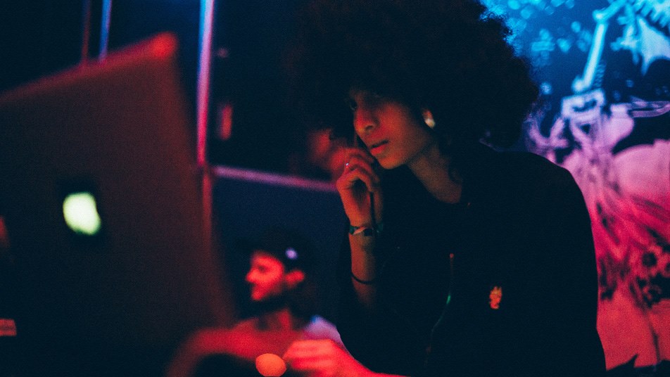 Sarah Farina: Musik als universelle Sprache – frohfroh – electronic ...